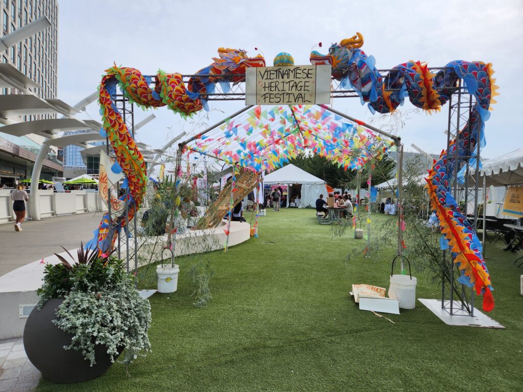 Tìm cái gốc đa... - TheNewViet